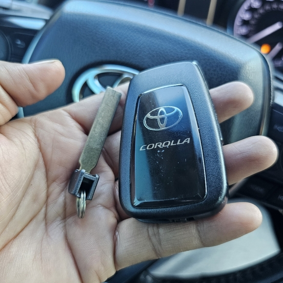 Toyota Corolla | Other | Toyota Corolla Keyless Control Original | Poshmark